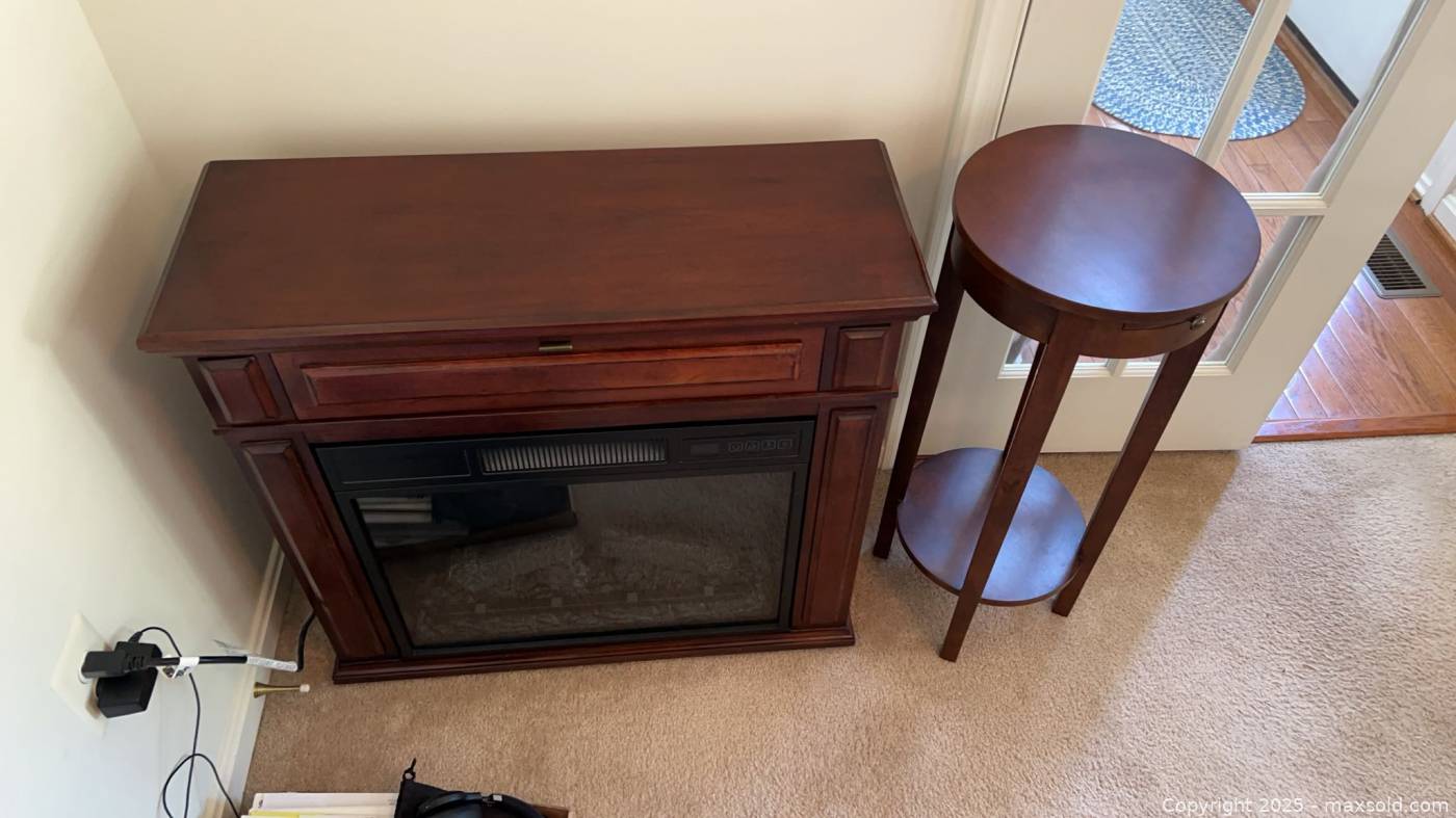Electric fireplace heater with mantel cabinet and round accent side ...