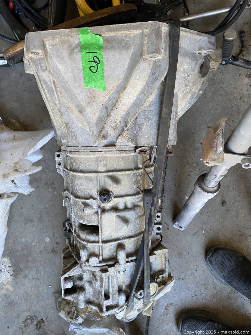 Manual RWD transaxle assembly | Maxsold