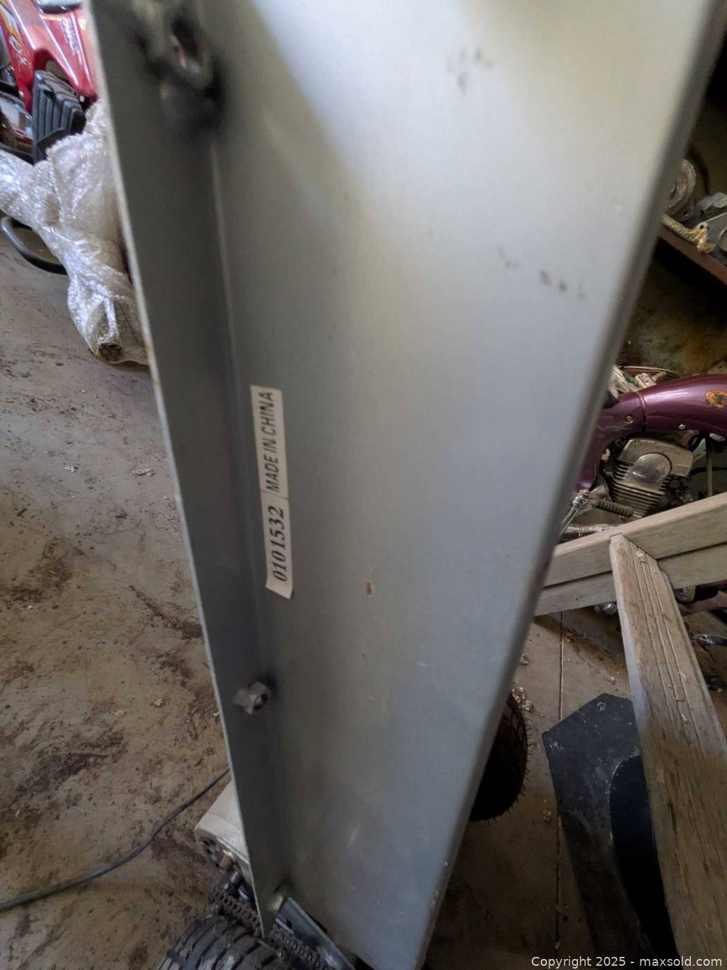 Motorized two-wheel chassis | Maxsold