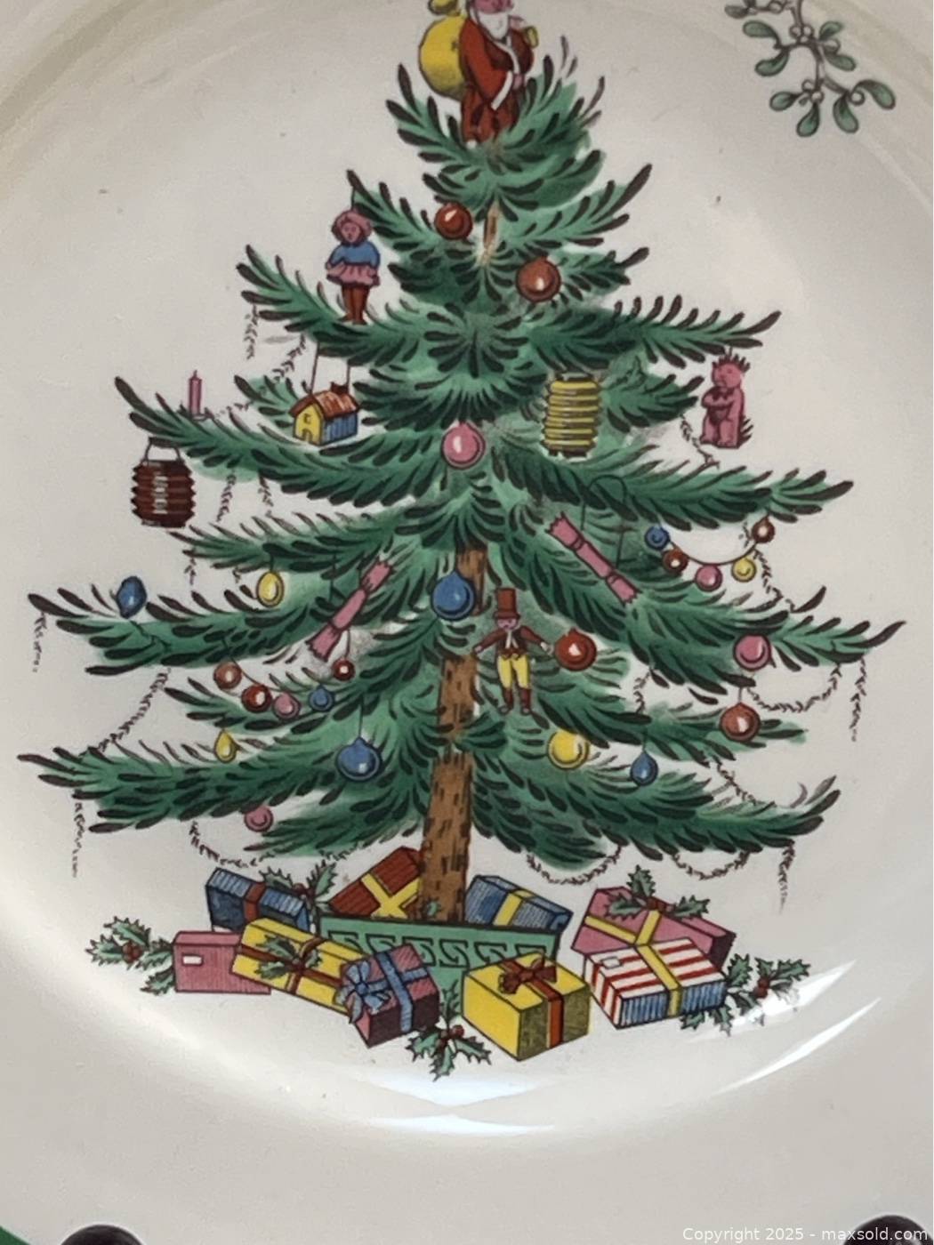 Spode Christmas Tree tea and dinner set | Maxsold
