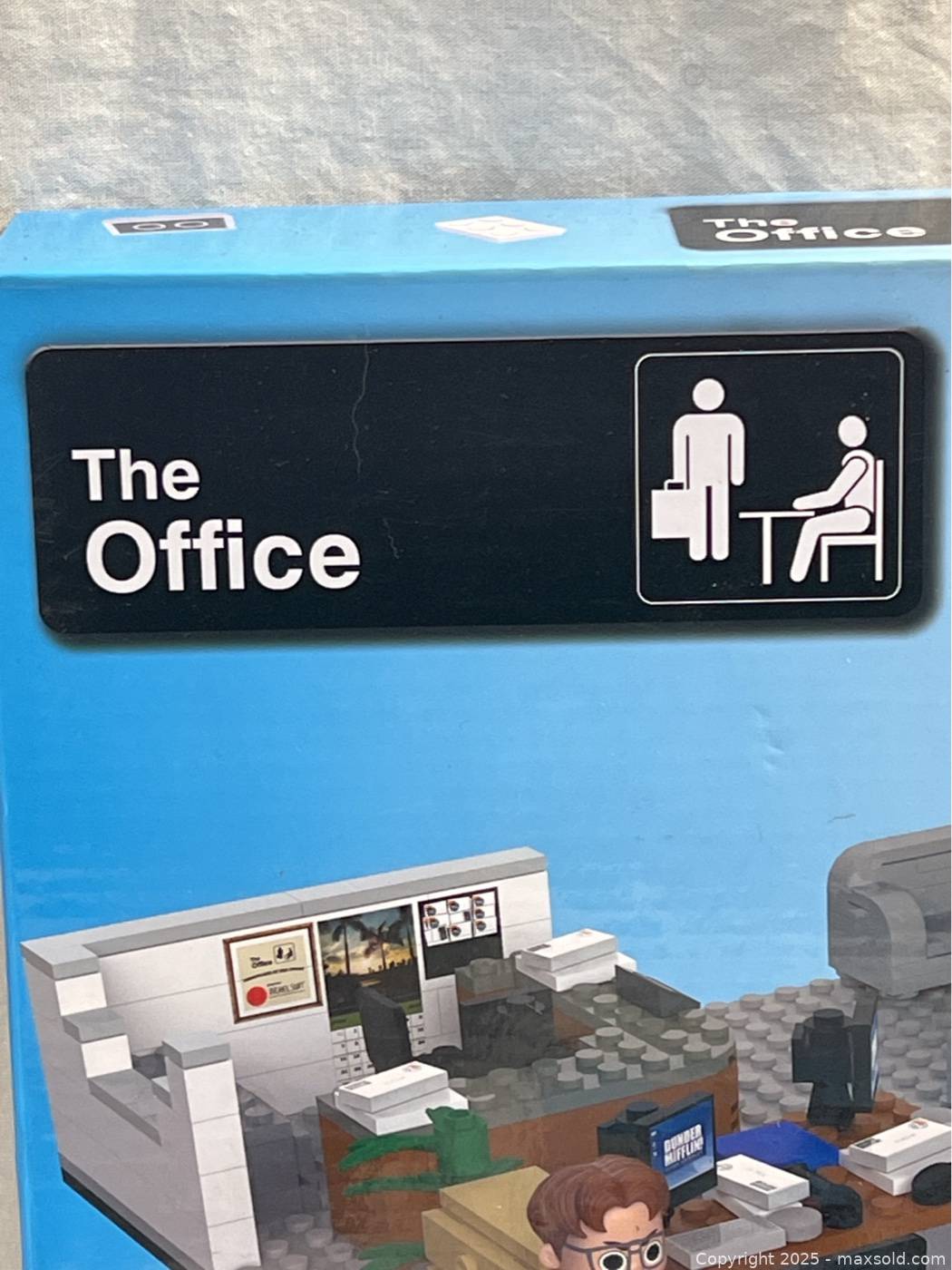 The Office Dunder Mifflin Scranton Branch Construction Set | Maxsold