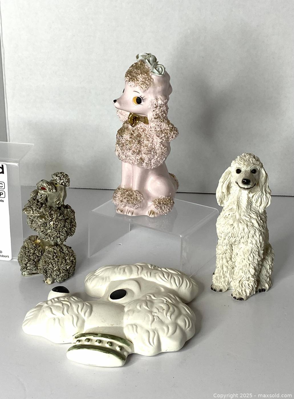 Vintage ceramic poodle figurines and plaque | Maxsold