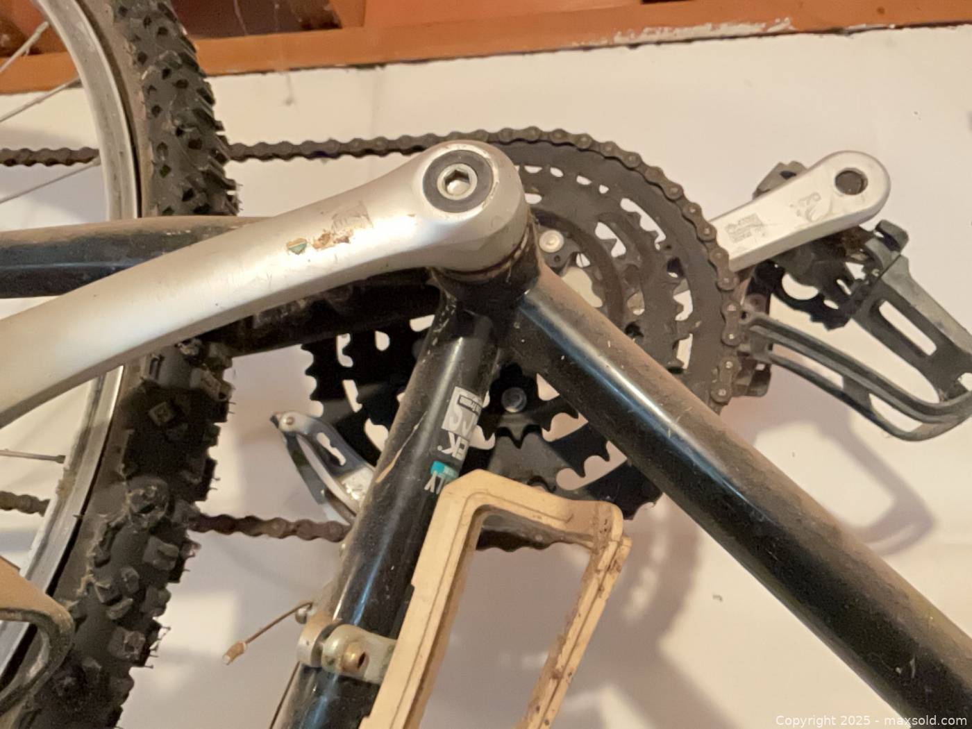 Trek Antelope 830 mountain bicycle with pouch | Maxsold