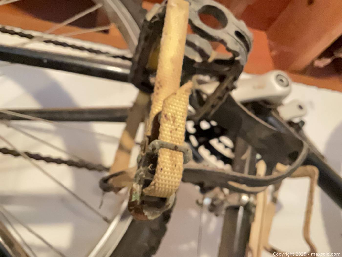 Trek Antelope 830 mountain bicycle with pouch | Maxsold