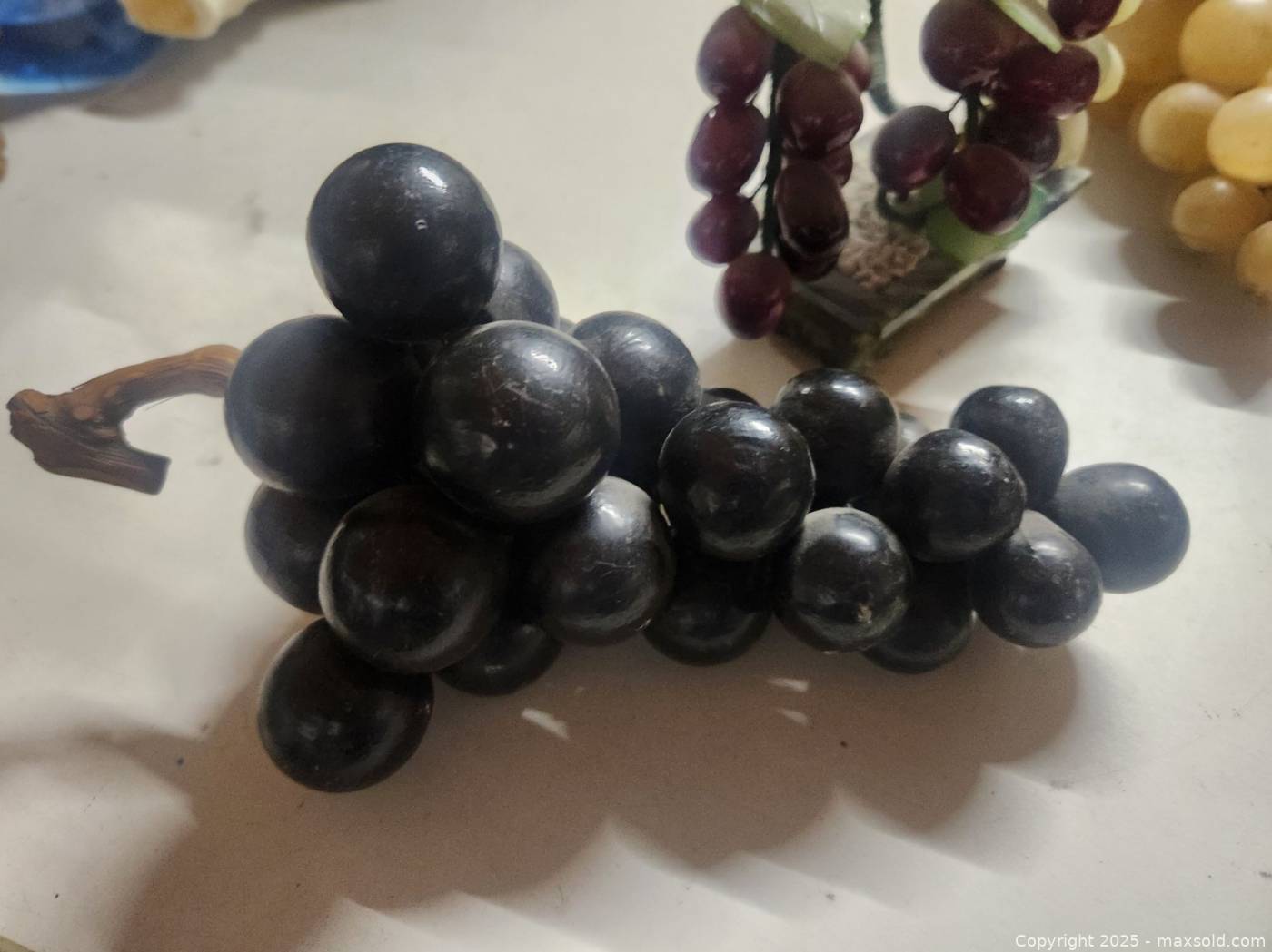 Stone grape cluster ornaments, set of 3 | Maxsold