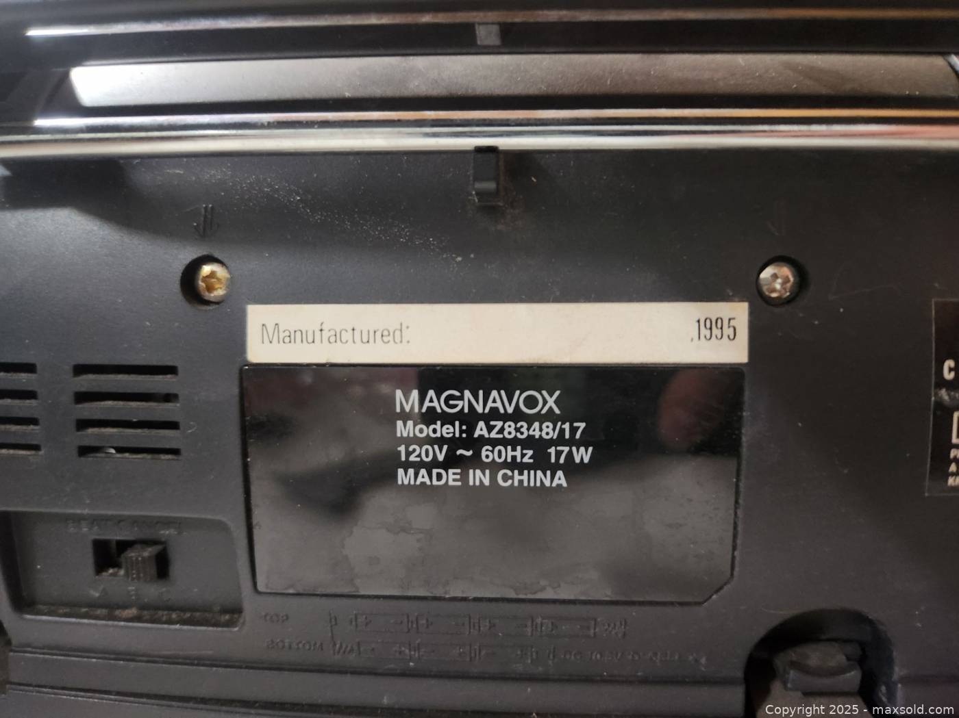 Magnavox model A28348/17 portable boombox | Maxsold