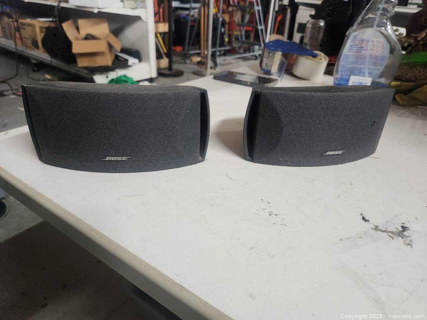 Pair of Bose bookshelf speakers | Maxsold