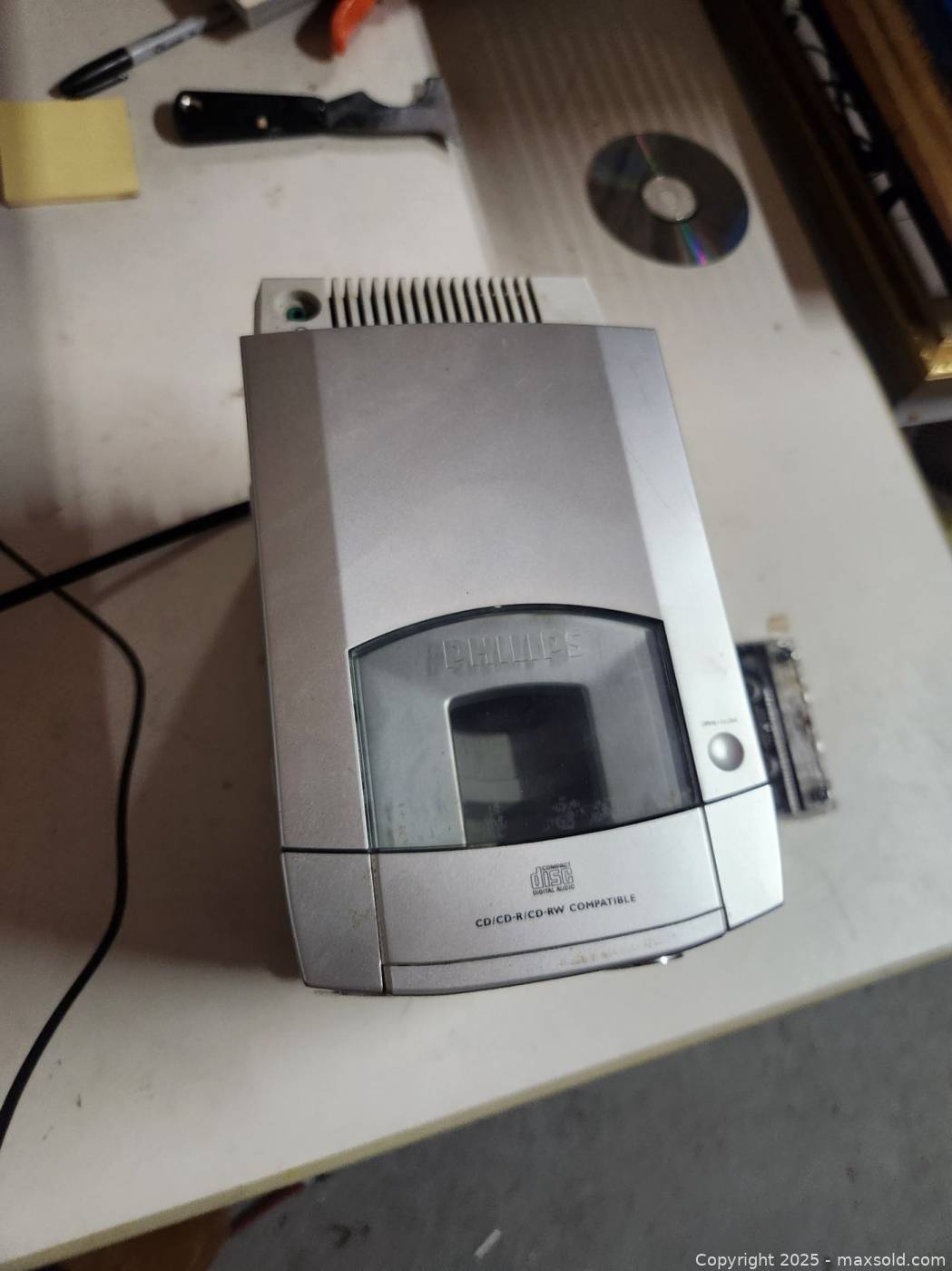 Philips MC-10/37 Micro Hi-Fi System | Maxsold