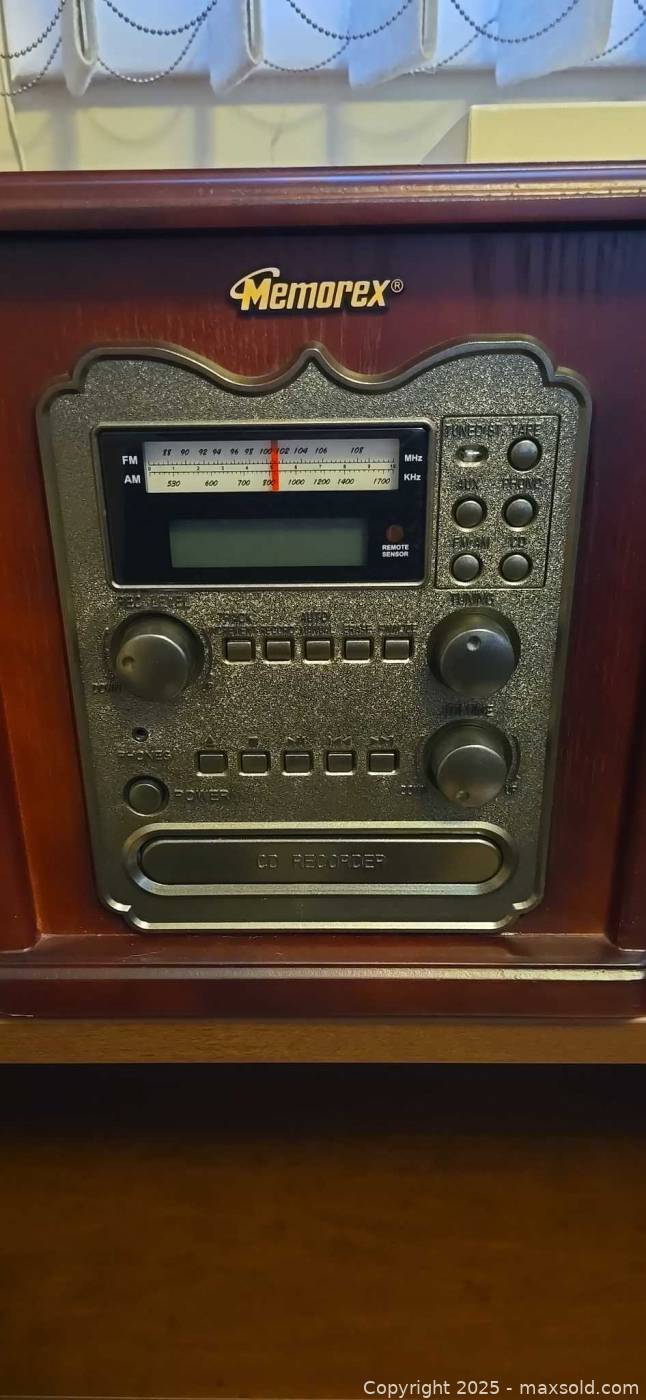 Memorex 9290MMO multi-function stereo console | Maxsold