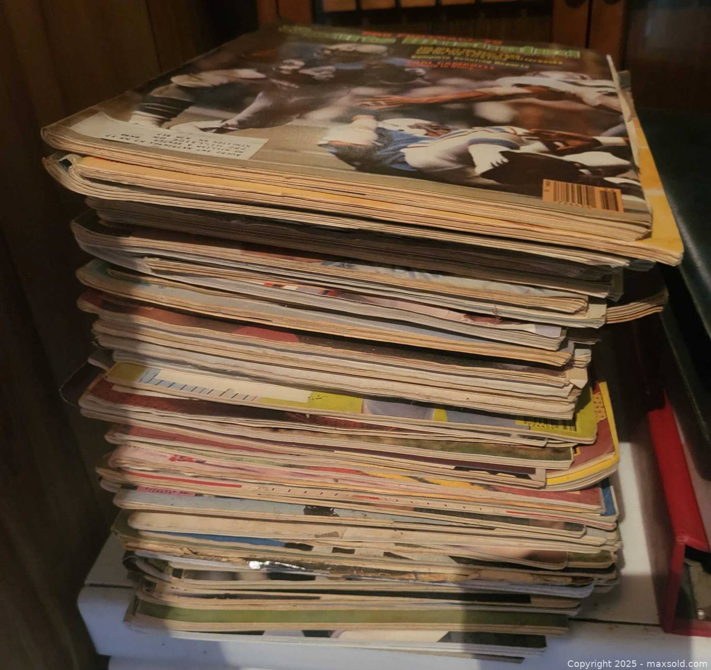 Sports Illustrated magazine stack | Maxsold
