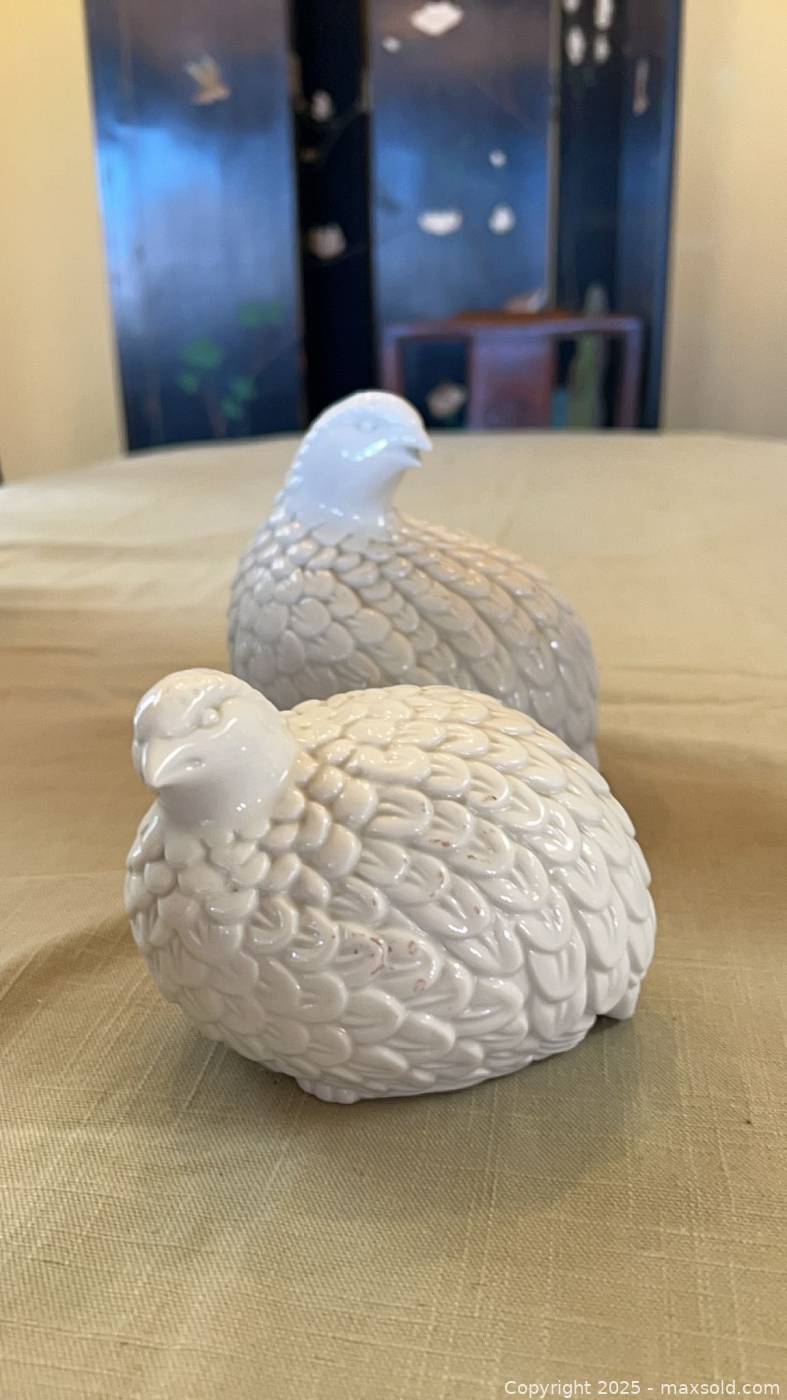 White ceramic bust and bird figurines | Maxsold