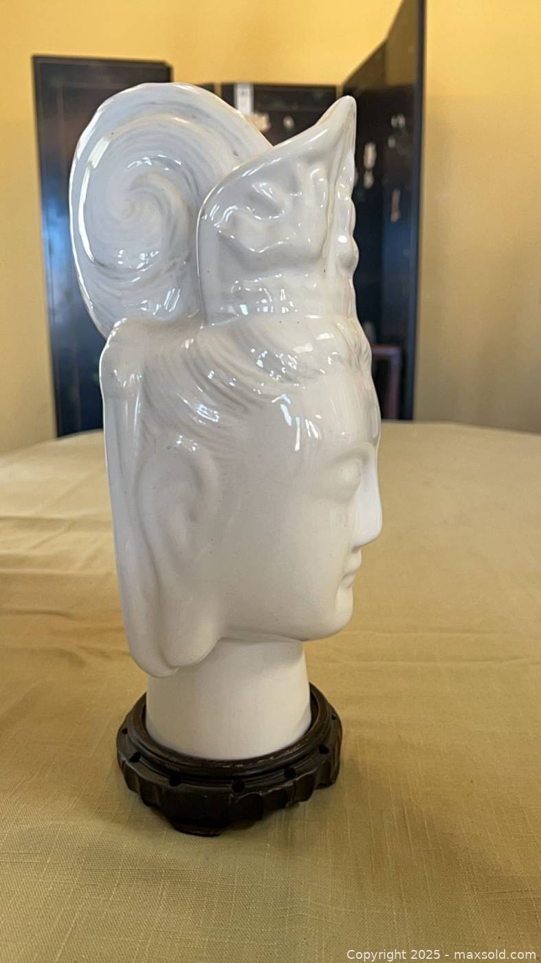 White ceramic bust and bird figurines | Maxsold