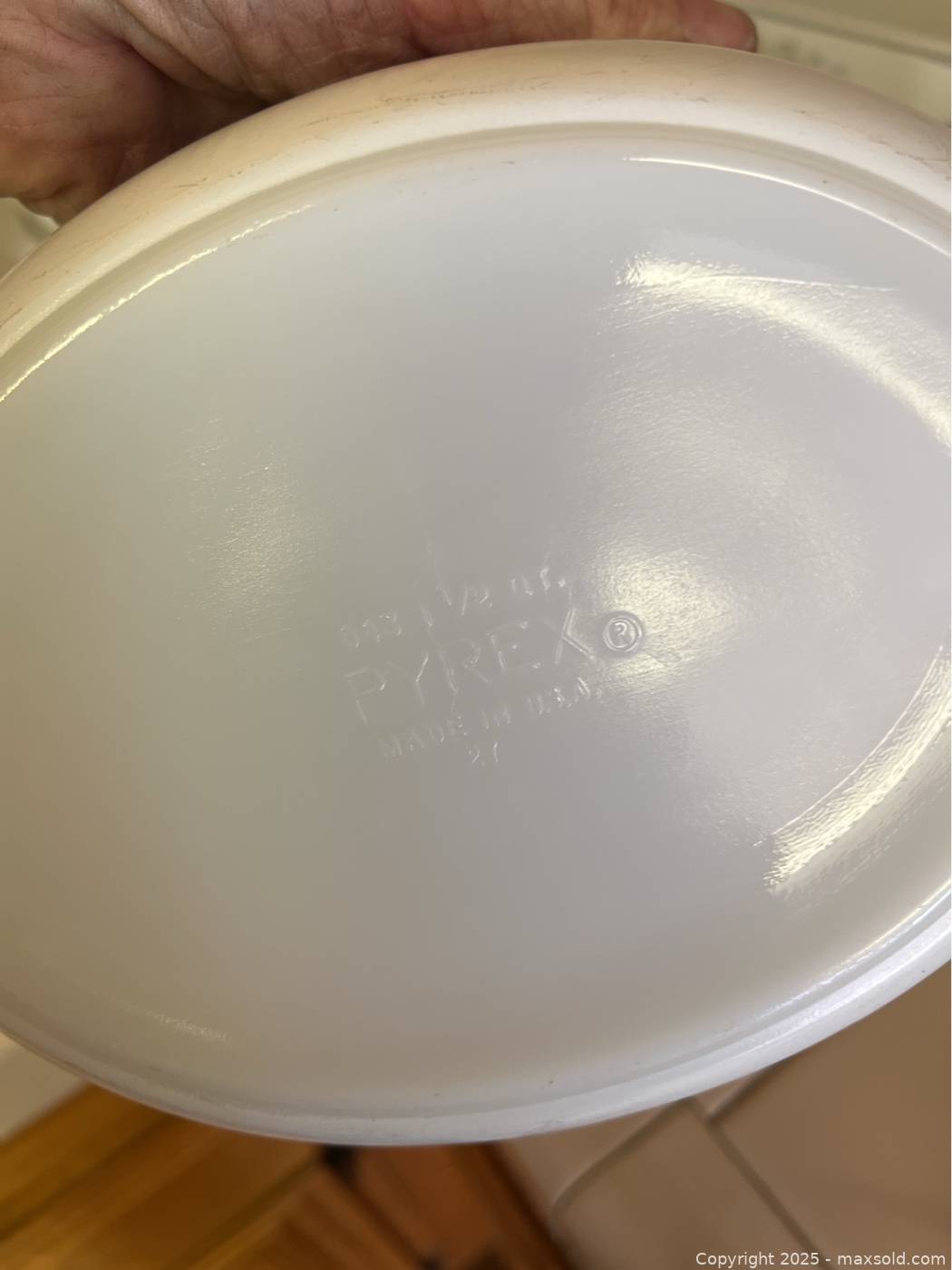 Yellow Pyrex bowls with Corning Ware | Maxsold