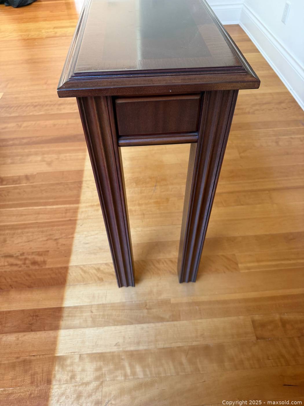 Mahogany Kimball International console table | Maxsold