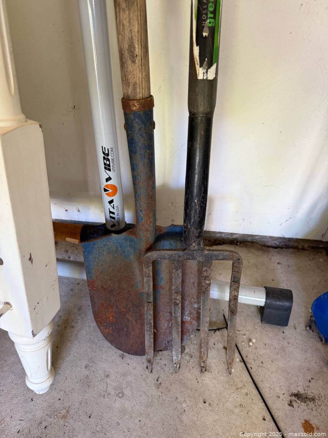 Yard maintenance hand tools | Maxsold