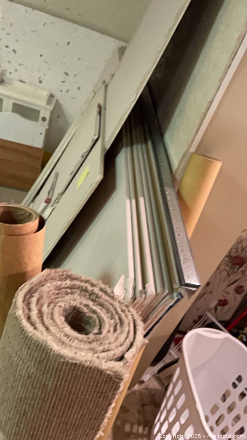 Drywall sheets, laminate flooring, carpet roll | Maxsold