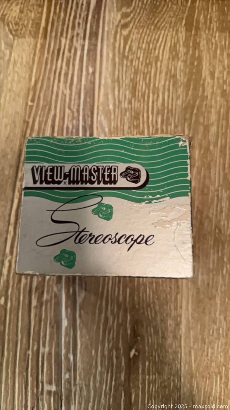Vintage View-Master Stereoscope Viewer With Boxes | Maxsold