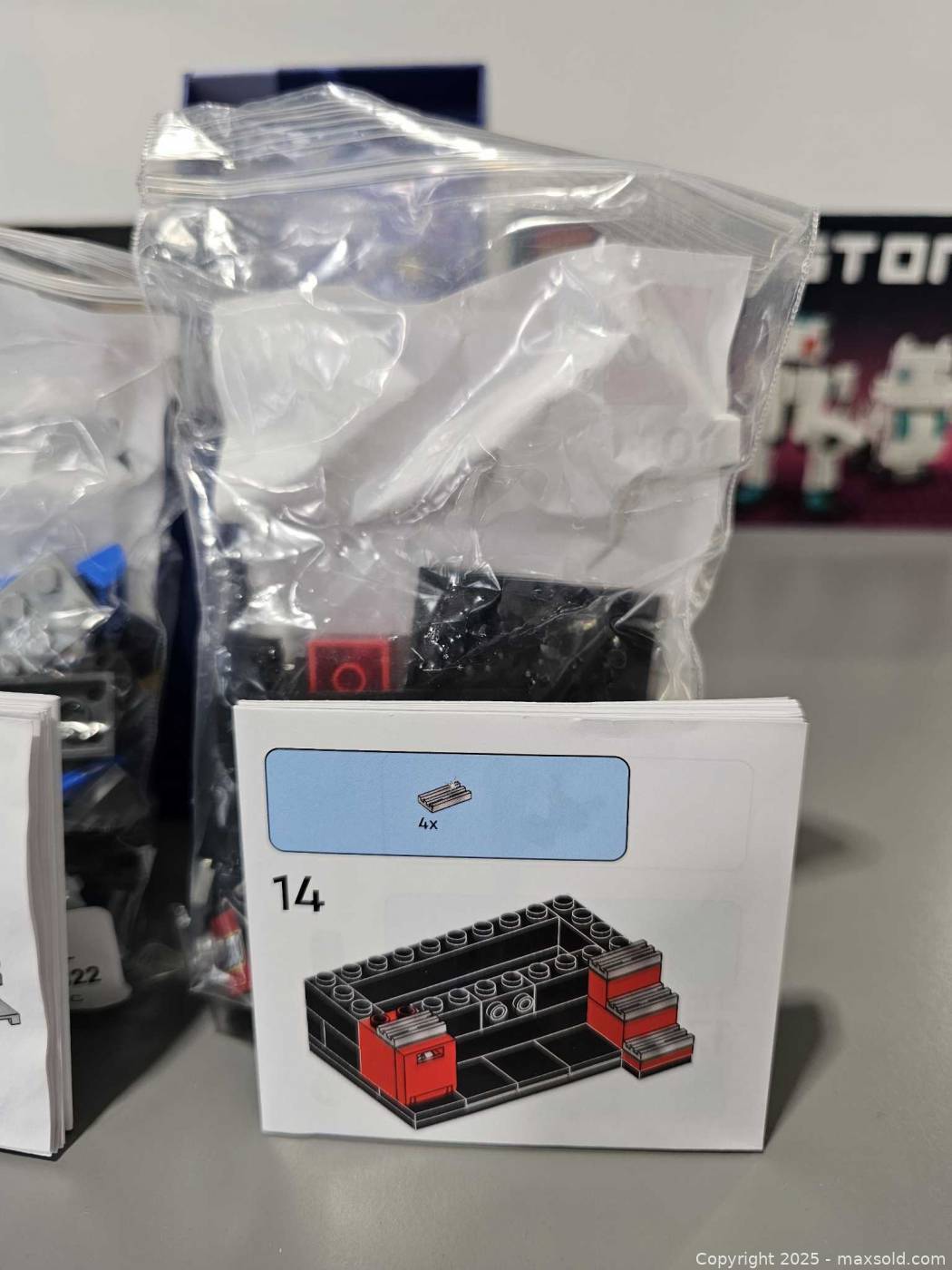 LEGO Ray the Castaway, Mindstorms & VIP Space Box – 3 Sets | Maxsold