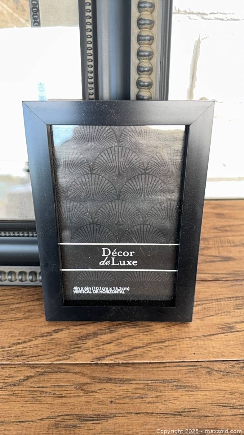 4 picture frames assorted sizes | Maxsold