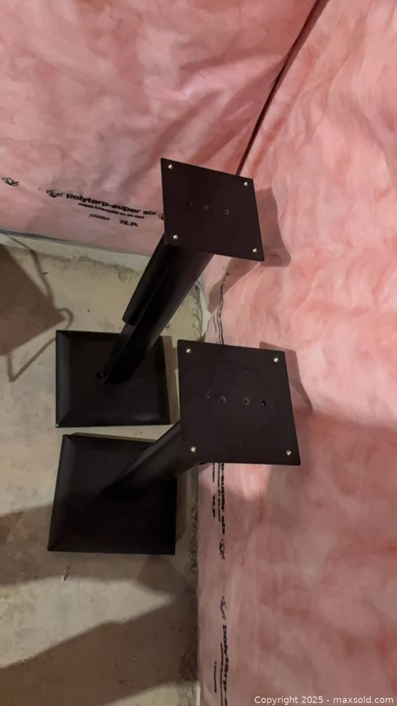 Samsung Radiant360 R1 speakers and floor stands | Maxsold