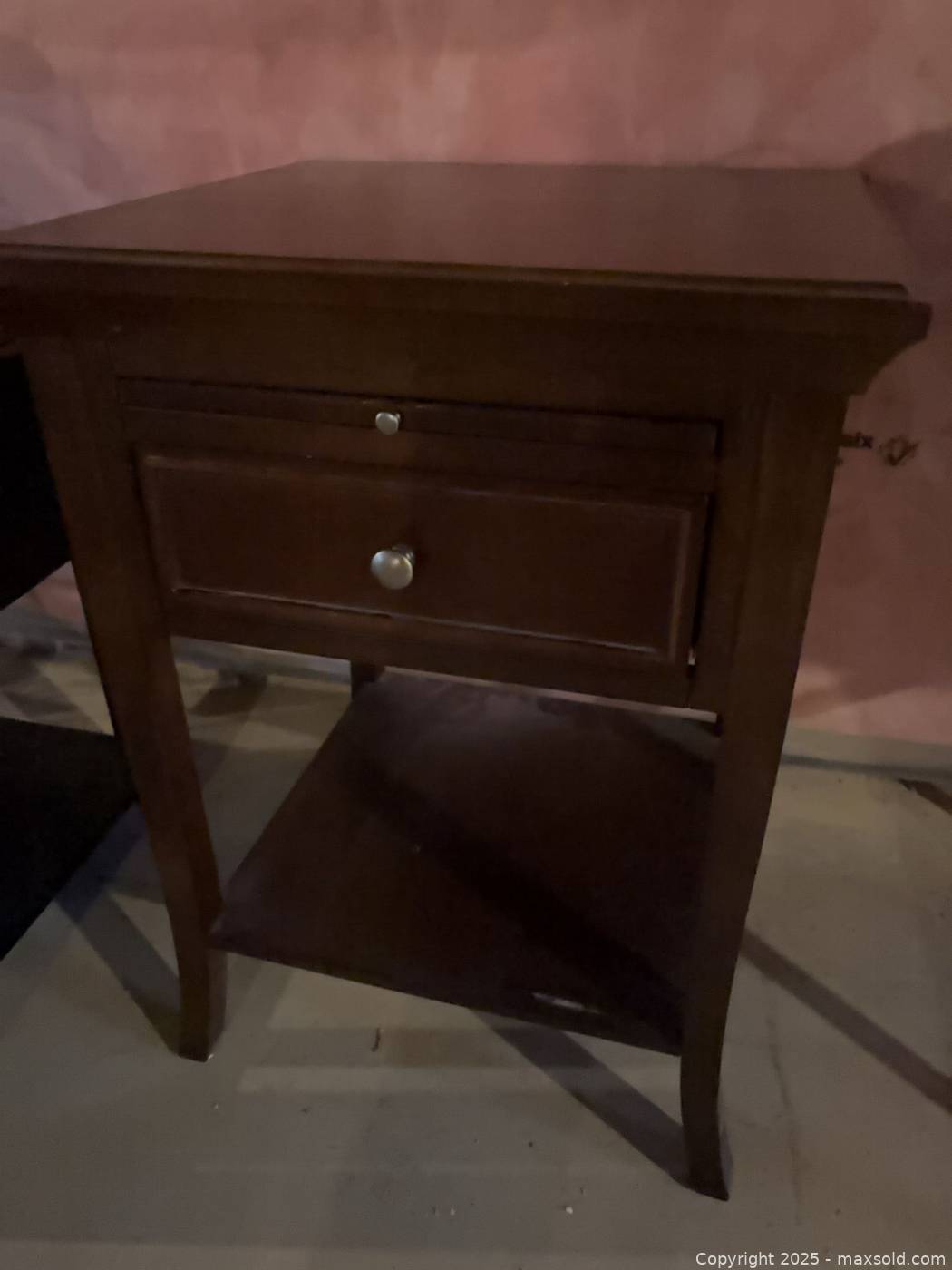 Sauder dark brown wood veneer accent table | Maxsold