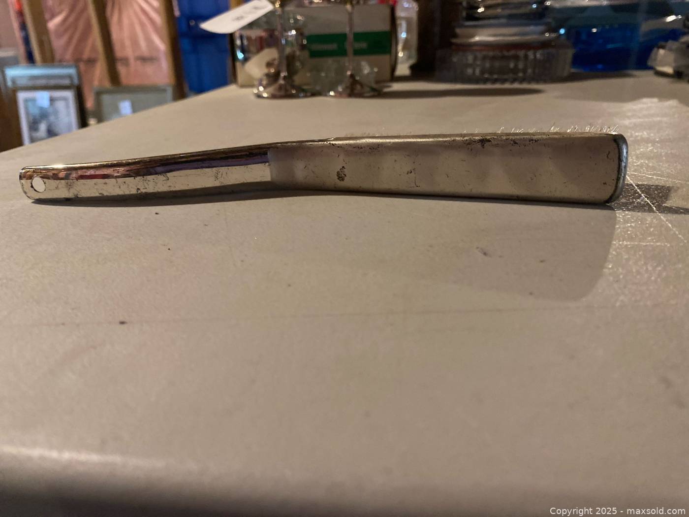 Table crumb brush and pan set | Maxsold