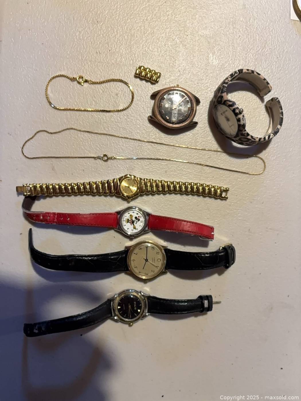 Vintage watches and gold-tone jewelry | Maxsold