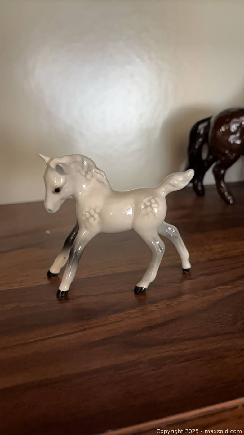 4 ceramic horse figurines, 3 Beswick | Maxsold