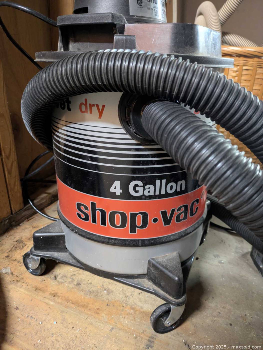 Shop-Vac 4 Gallon Wet/Dry Vacuum & WarmWave Heater | Maxsold