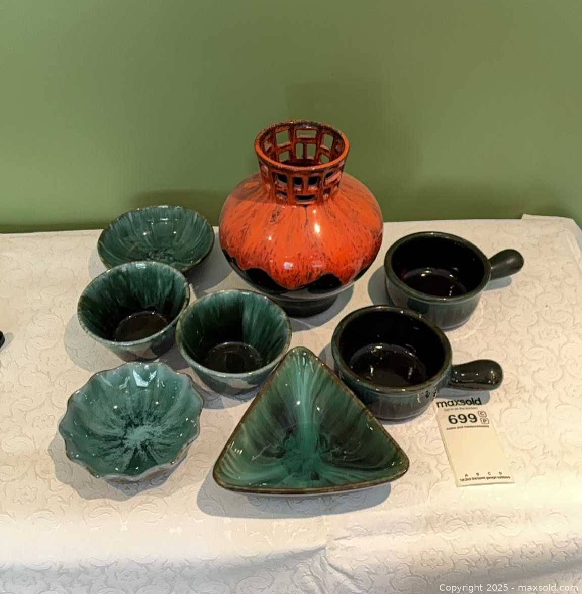 Blue Mountain Pottery assorted drip-glaze pieces 8 pcs | Maxsold