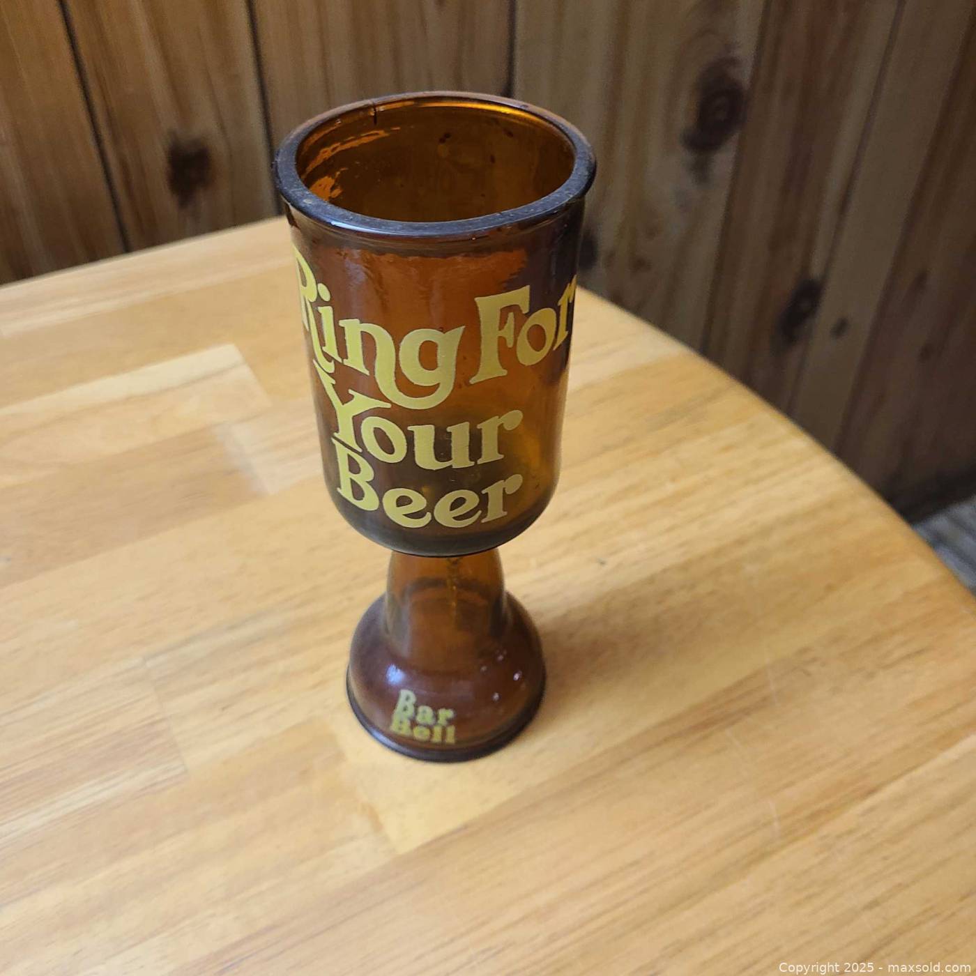 Kitschy barware figurine, ashtrays, bar bell, gavel shot glass | Maxsold