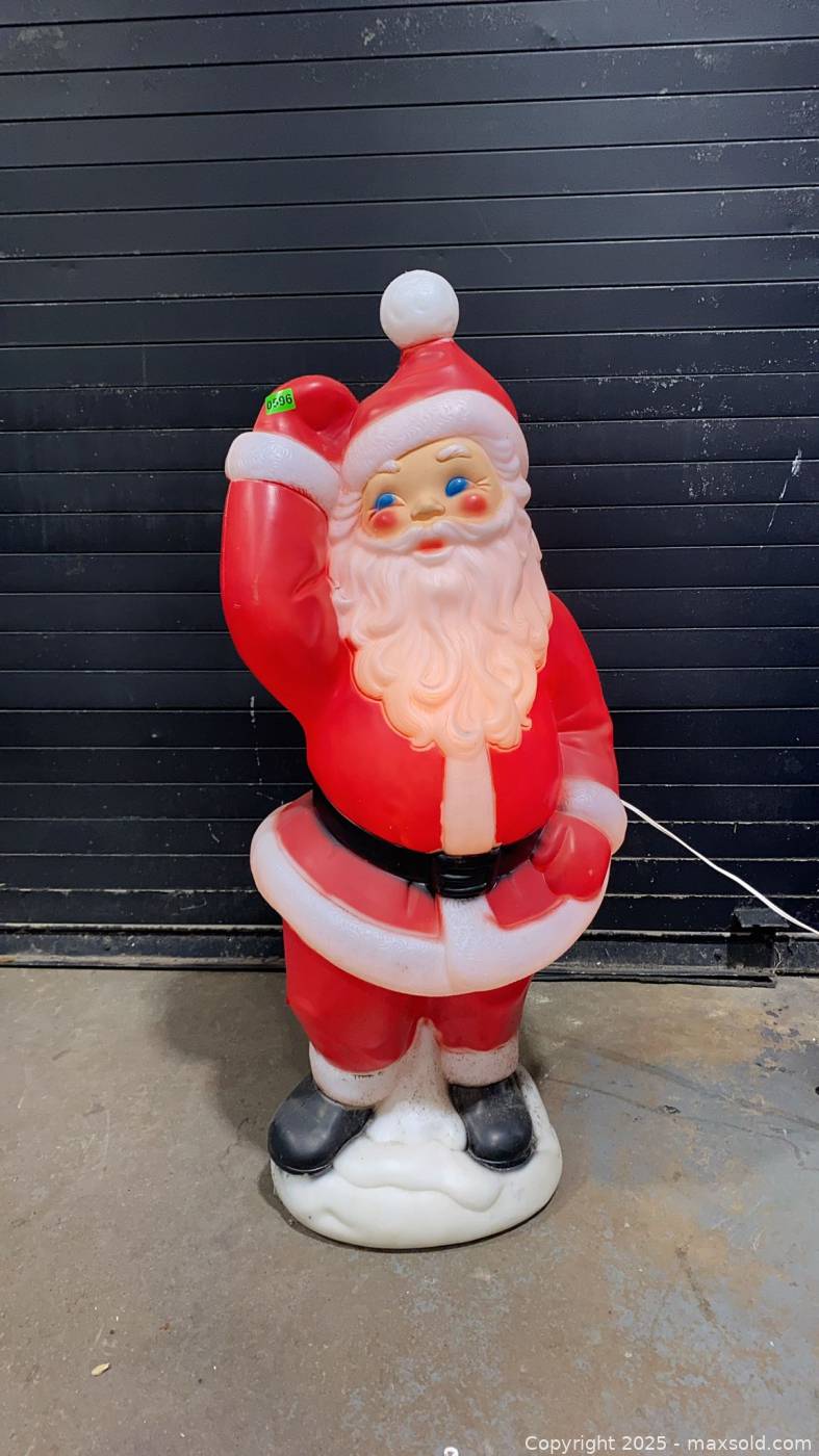Plastic Light Up Santa