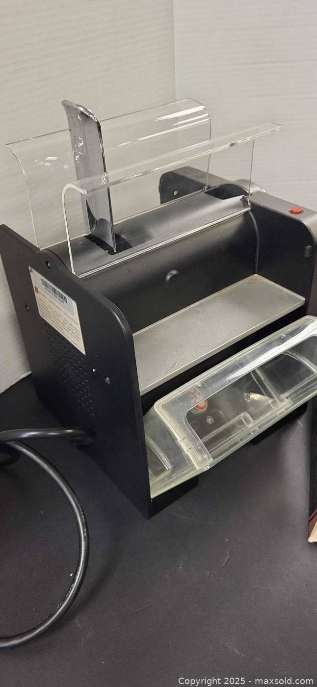 Nespresso Cappuccinatore CS 20 coffee machine | Maxsold
