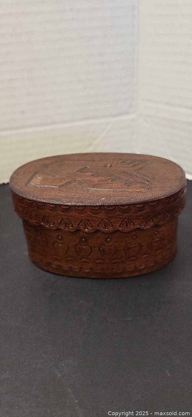 Wood jewelry box and leather trinket box | Maxsold