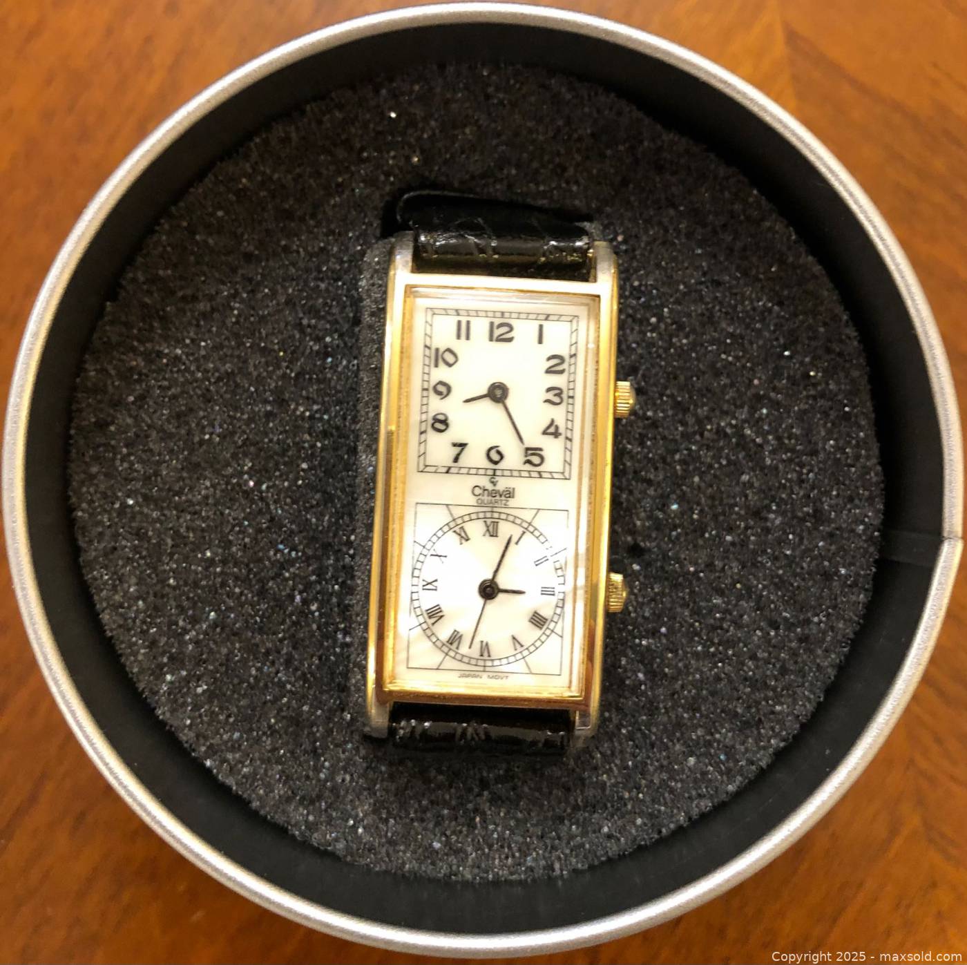 Cheval dual time zone quartz wristwatch | Maxsold