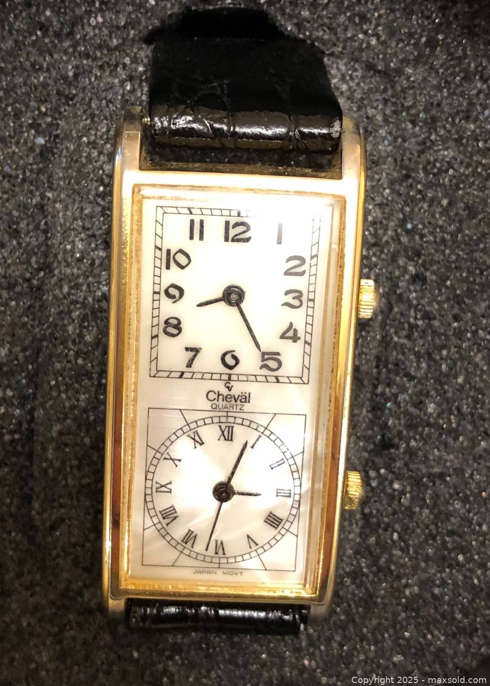 Cheval dual time zone quartz wristwatch | Maxsold