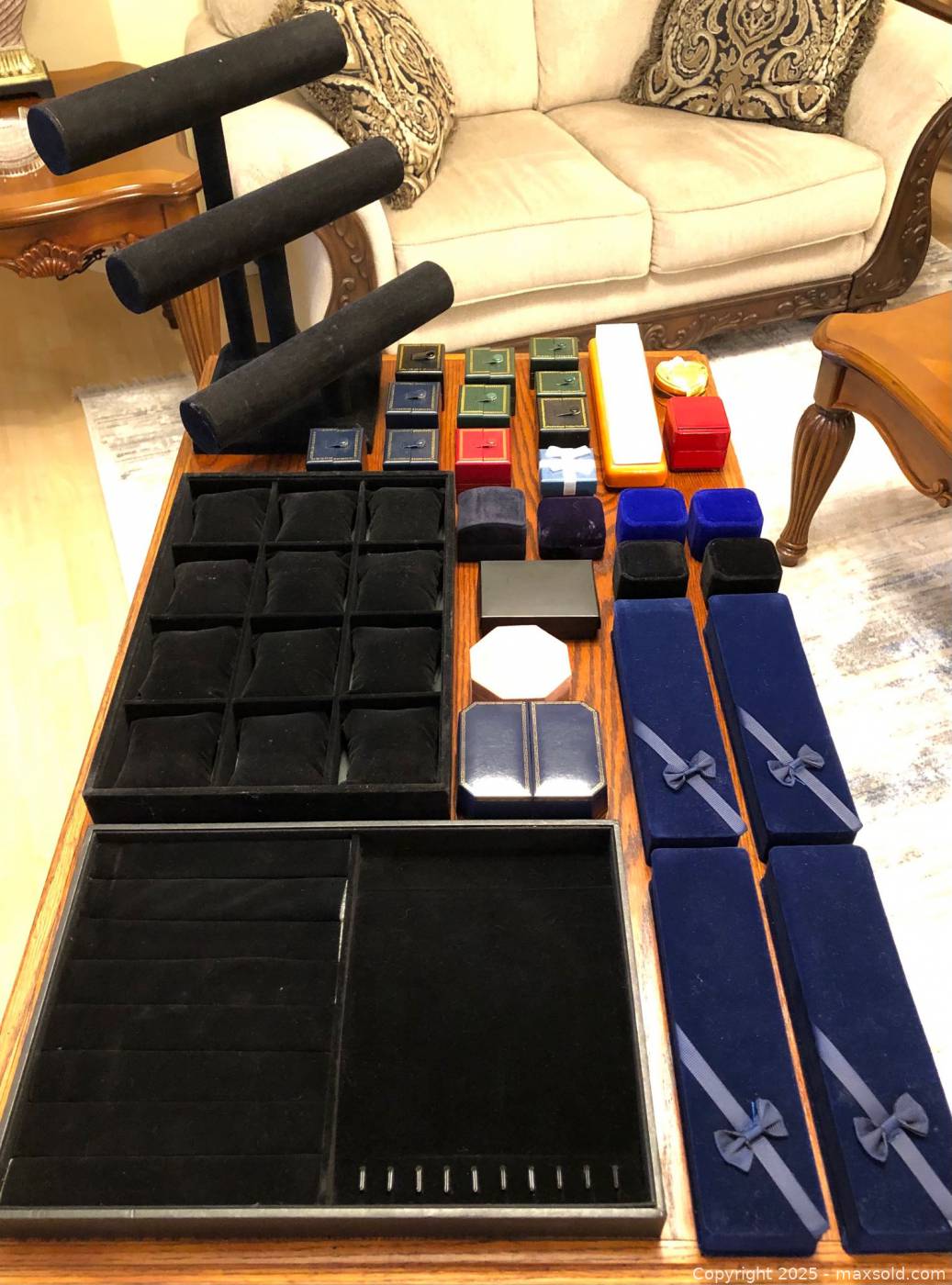 Assorted jewelry display boxes and trays | Maxsold