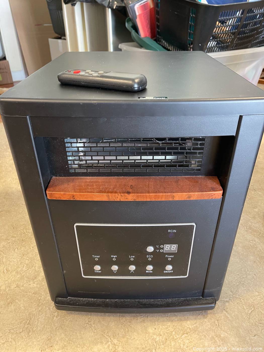 LifeSmart 1500W Infrared Quartz Space Heater with remote | Maxsold