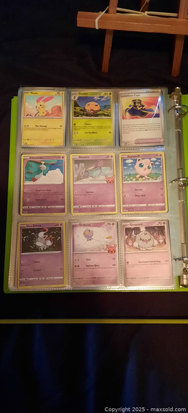 Binder with 360 Pokémon trading cards | Maxsold