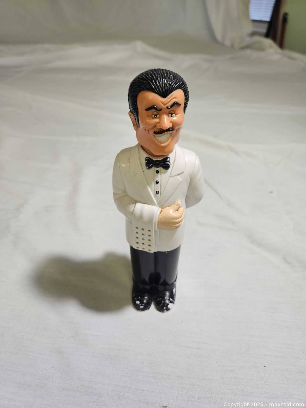 Talking waiter pepper grinder | Maxsold