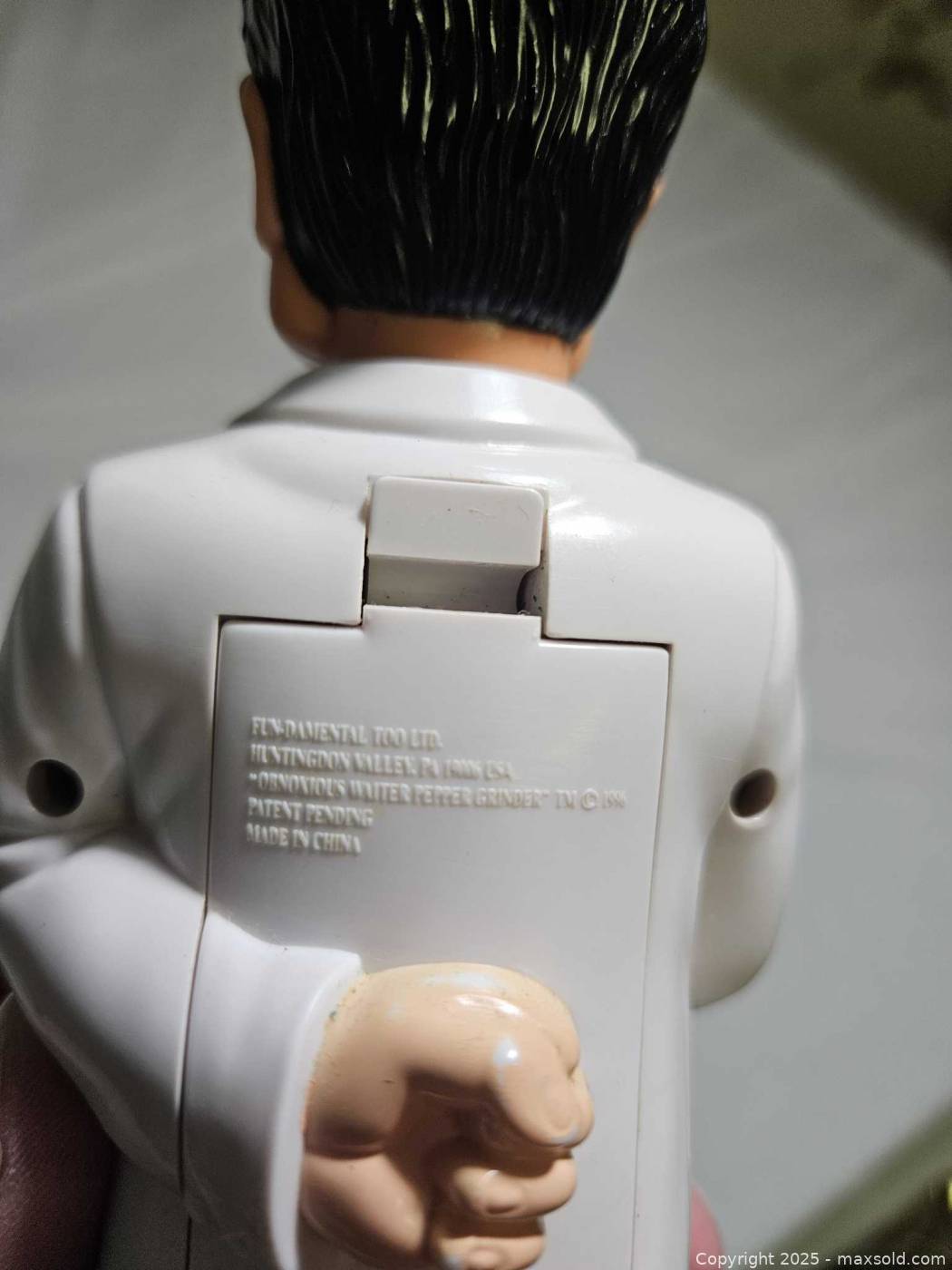Talking waiter pepper grinder | Maxsold