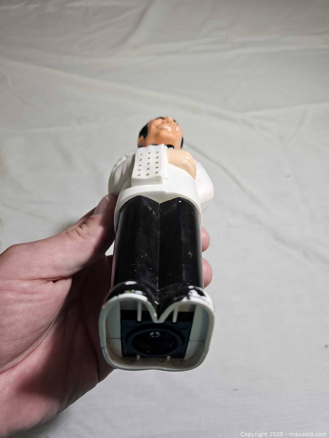 Talking waiter pepper grinder | Maxsold