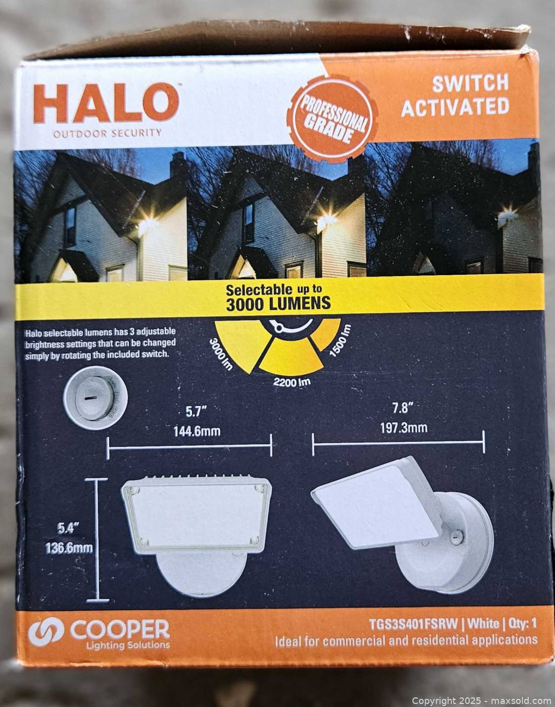 Halo LED single-head security floodlight | Maxsold