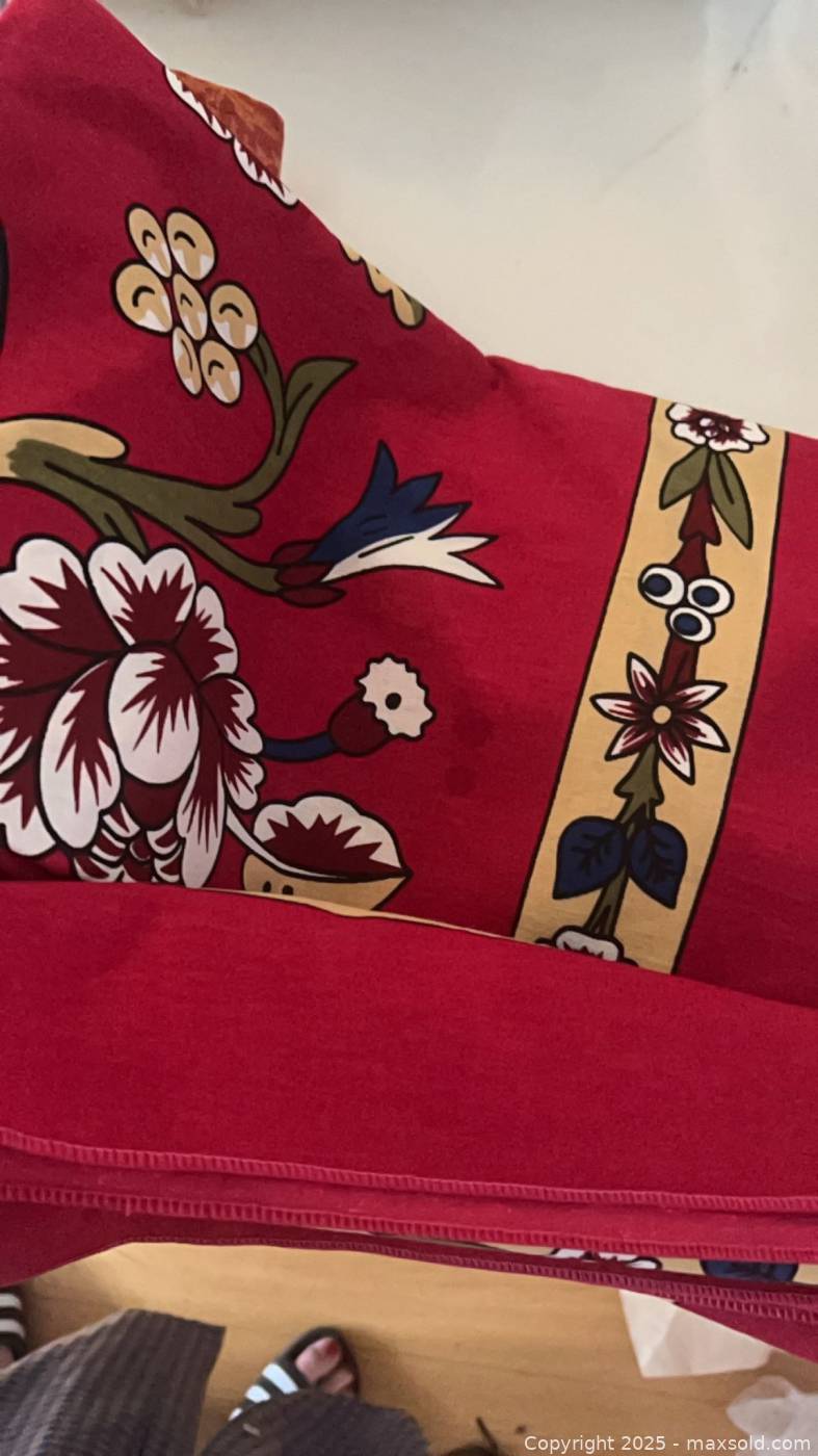 5 French style rectangular tablecloths | Maxsold