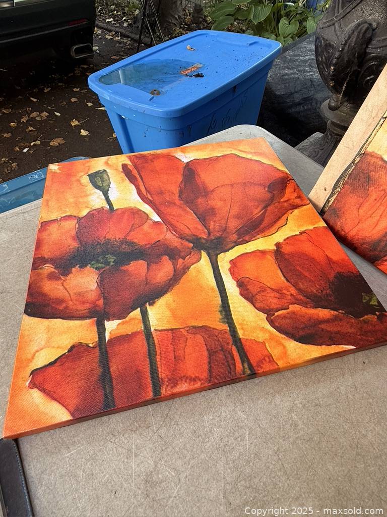 3 vinyl poppy flower wall art pieces | Maxsold
