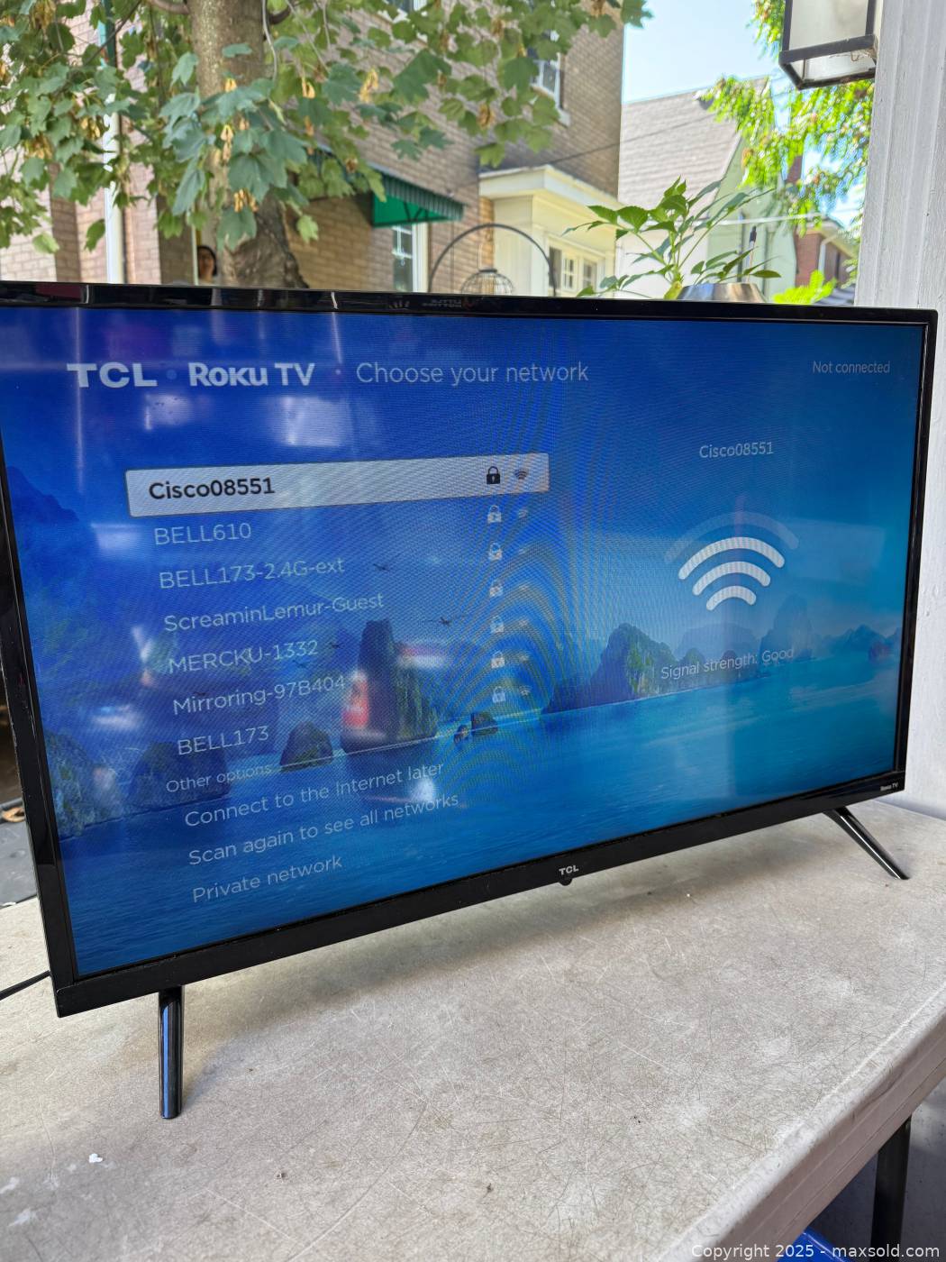 TCL 32" Roku Smart TV with Remote & Box | Maxsold