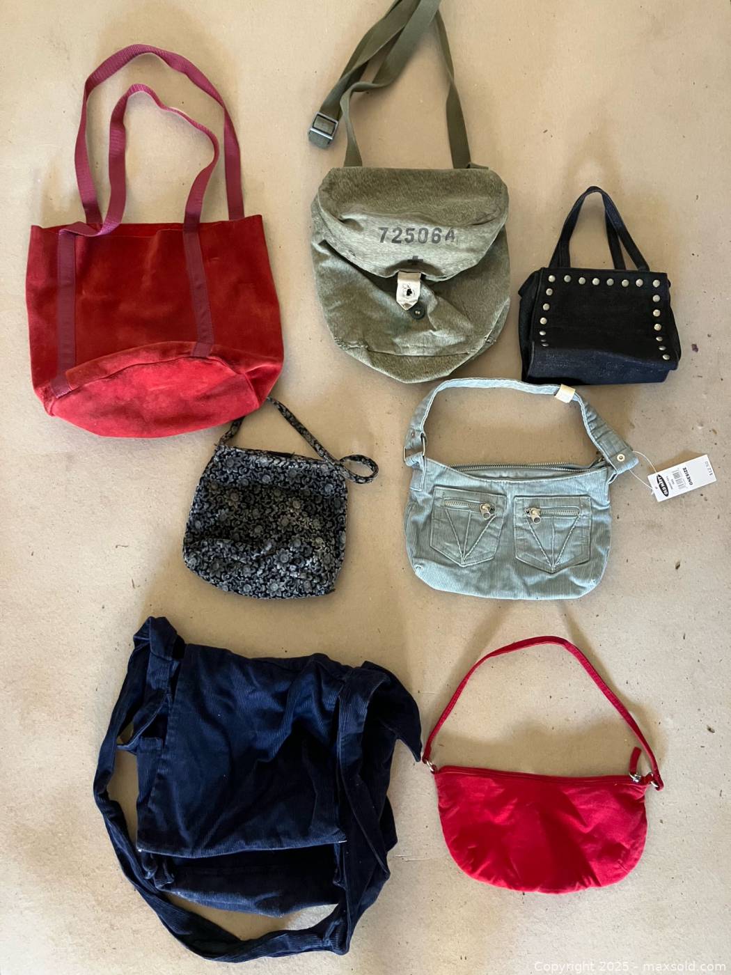 Seven purses and bags | Maxsold