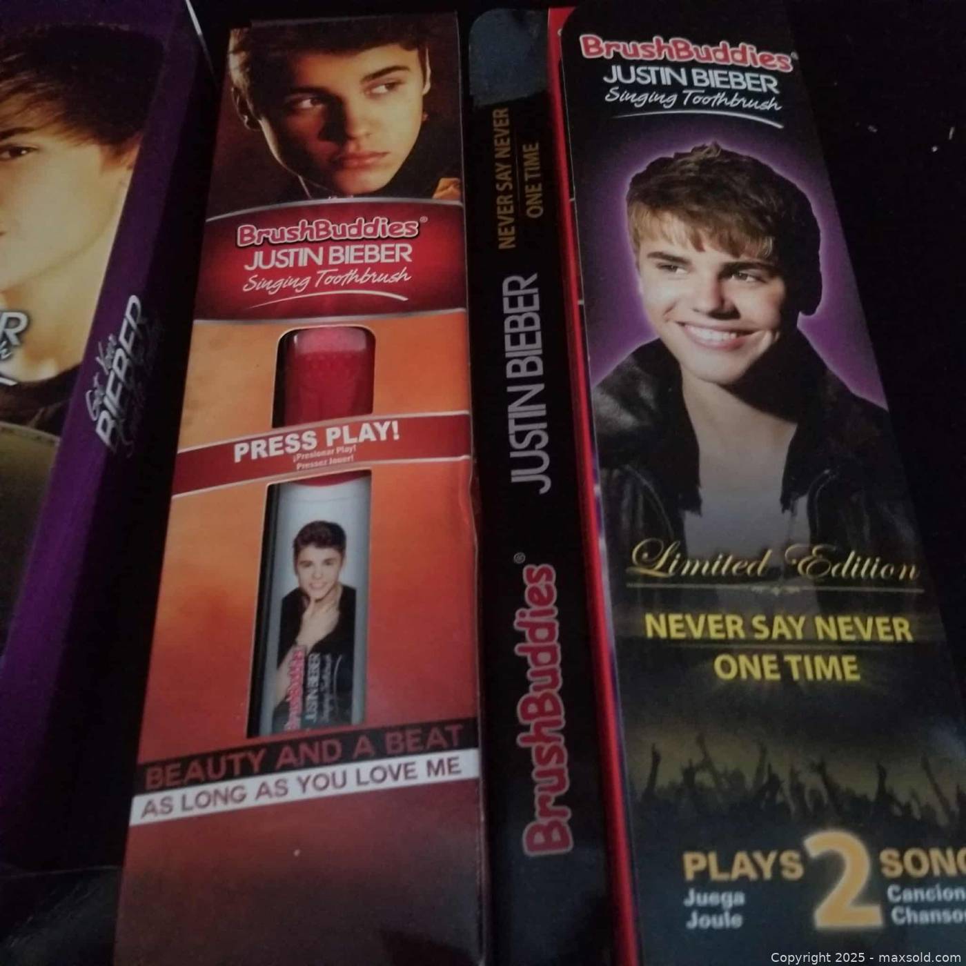 Five BrushBuddies Justin Bieber singing toothbrushes | Maxsold