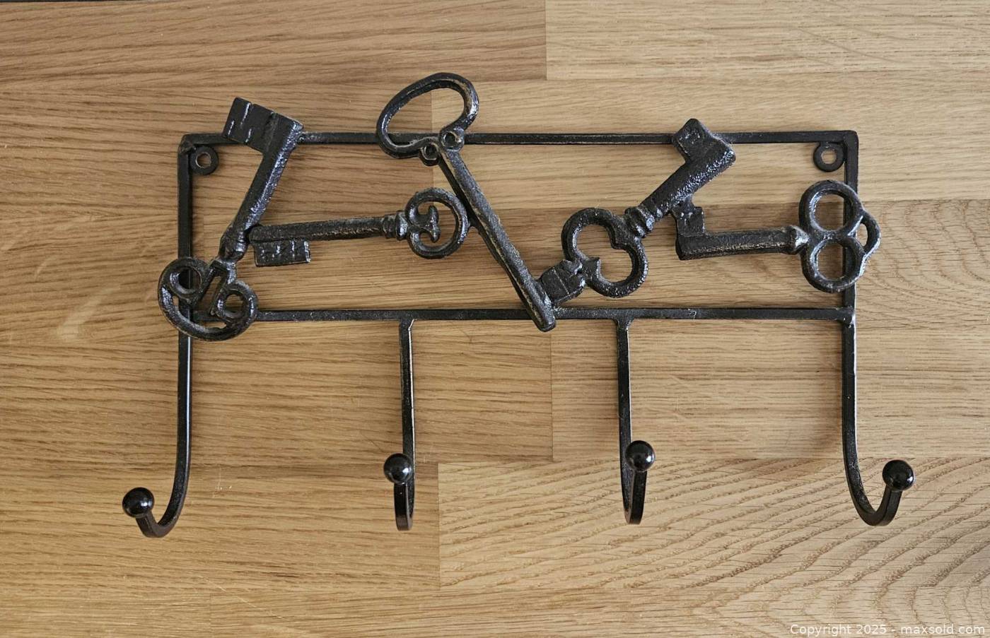 Cast Iron Skeleton Key Wall Hook Rack | Maxsold