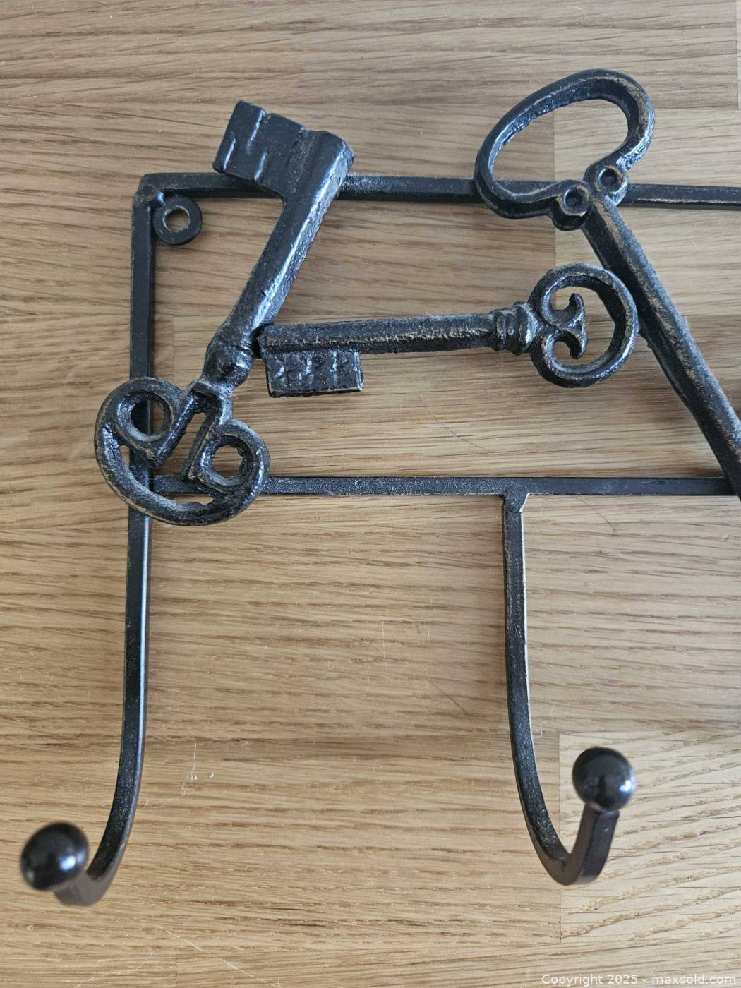 Cast Iron Skeleton Key Wall Hook Rack | Maxsold